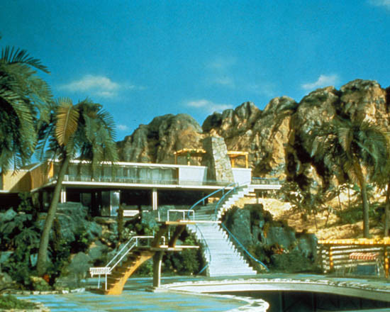 Tracy Island Poster and Photo 1015144 | Free UK Delivery & Same Day ...