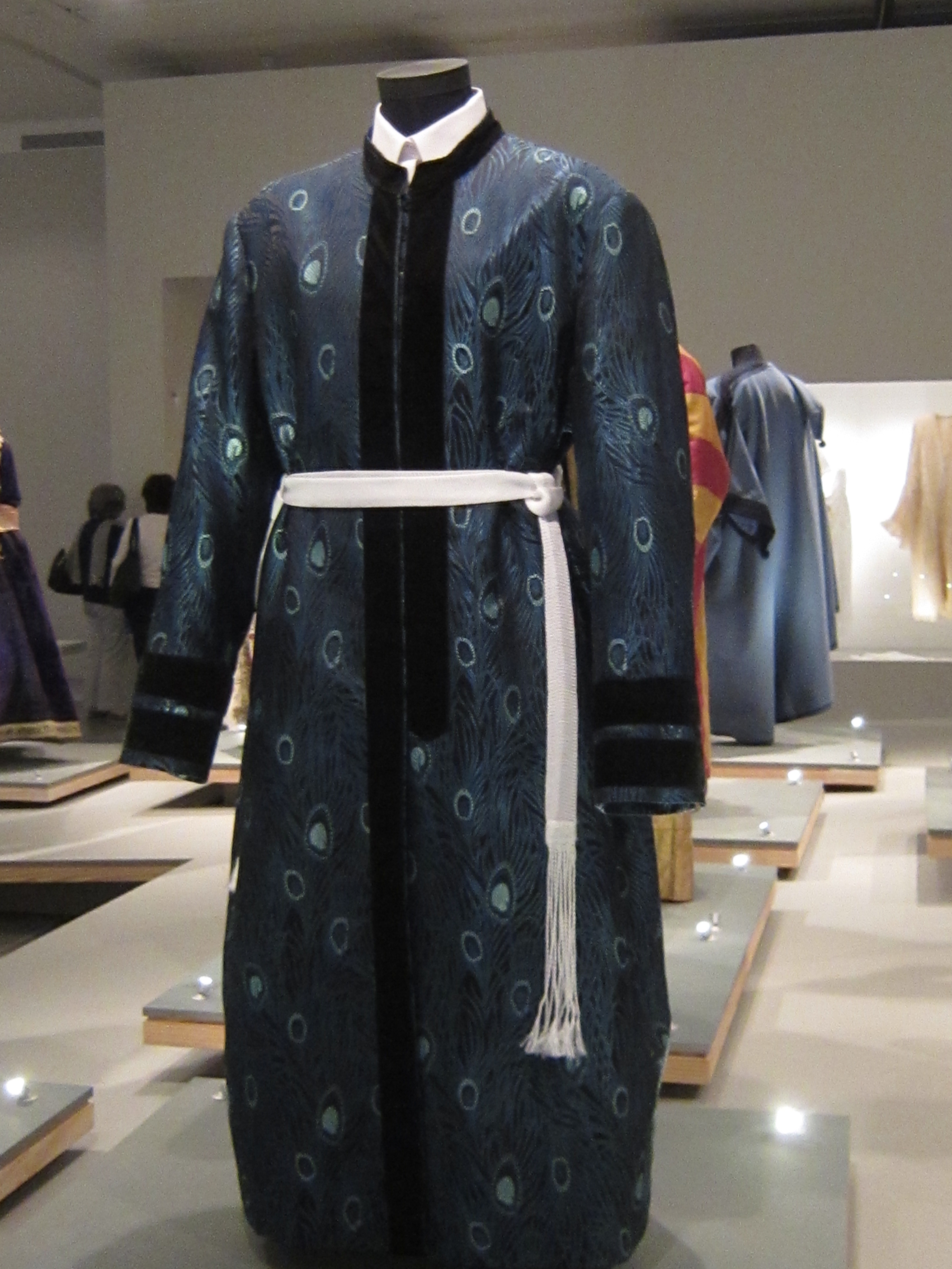 "The Jewish Wardrobe" part one - Aqua Modesta